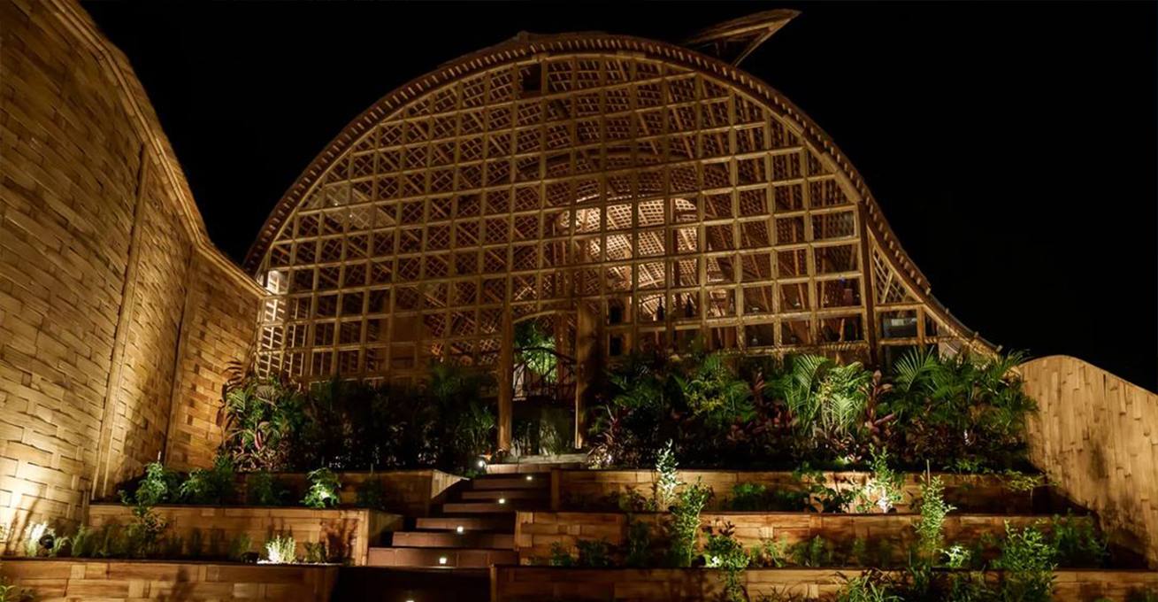 17 Best Bars in Bali in 2024 for Sunset Cocktails and Nightlife Fun