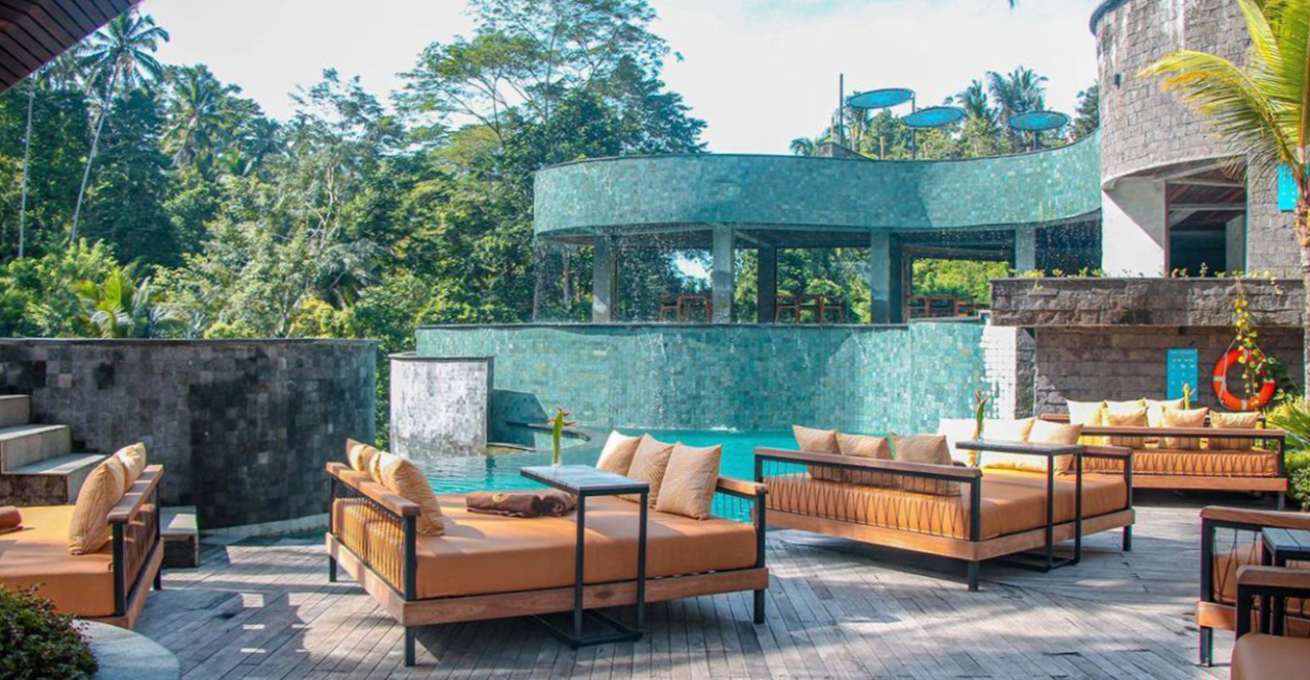 17 Best Bars in Bali in 2024 for Sunset Cocktails and Nightlife Fun