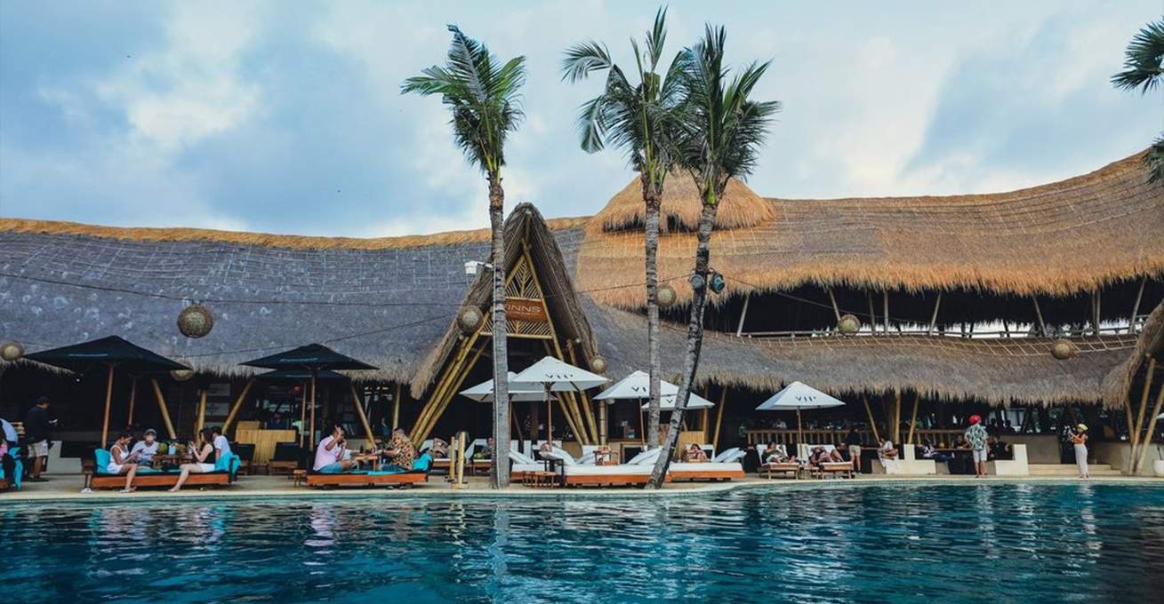 17 Best Bars in Bali in 2024 for Sunset Cocktails and Nightlife Fun