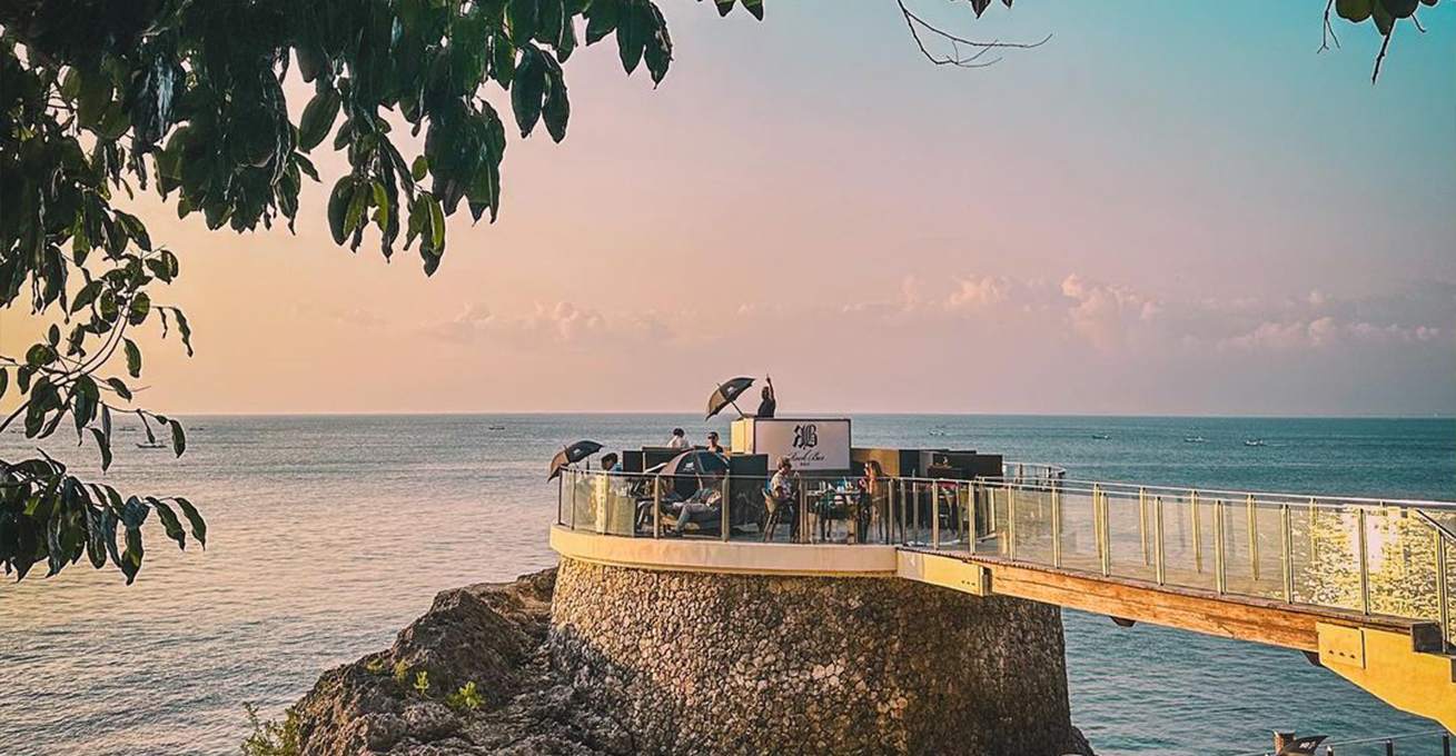 17 Best Bars in Bali in 2024 for Sunset Cocktails and Nightlife Fun