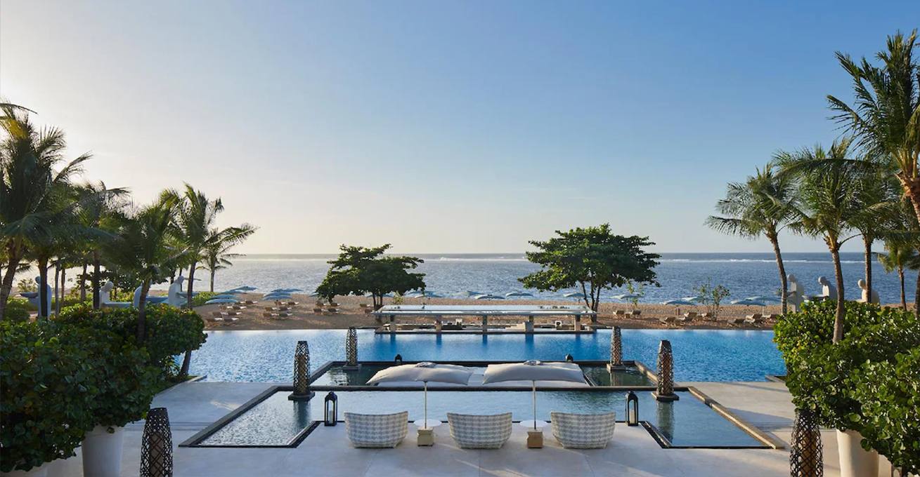 17 Best Bars in Bali in 2024 for Sunset Cocktails and Nightlife Fun