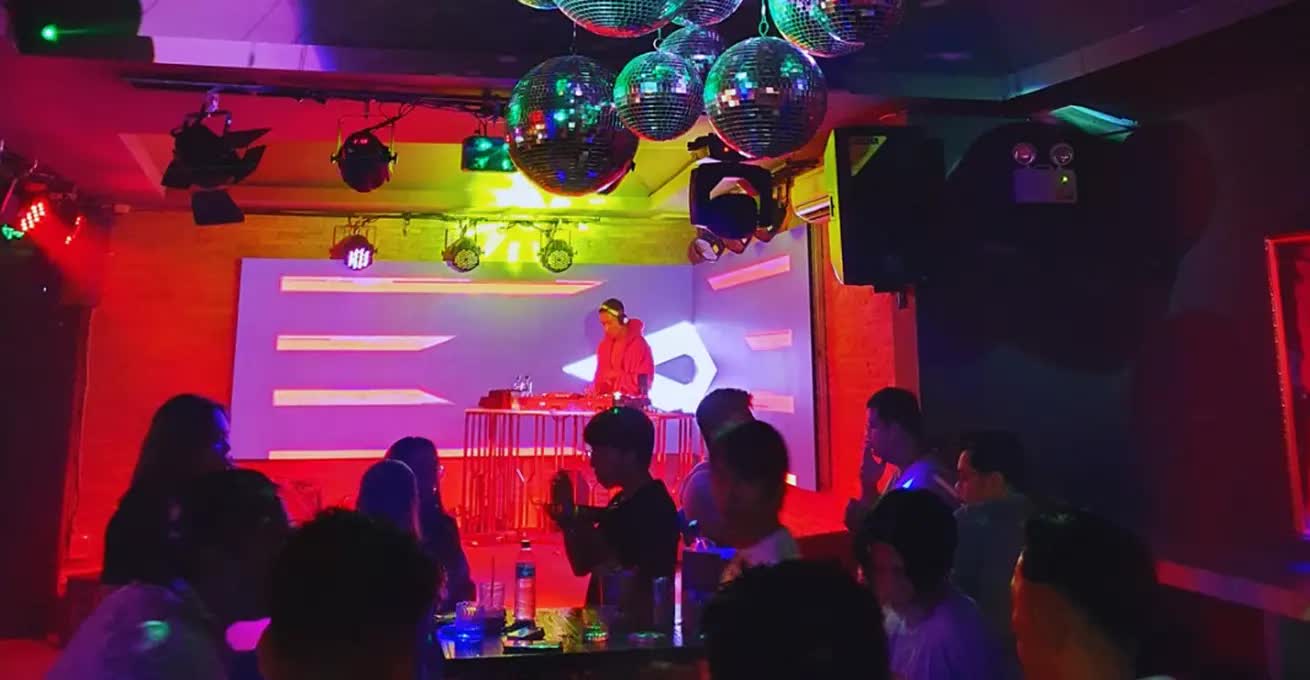 5 Best Gay Bars in Bali