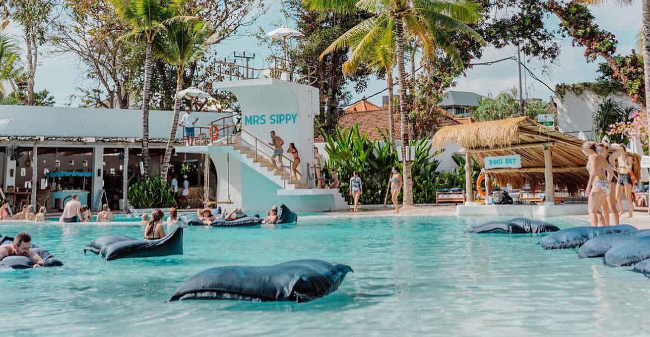 5 Best Pool Bars to Visit in Bali